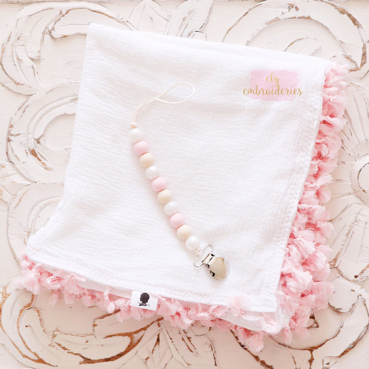 PINK, PEARL, & NATURAL PACIFIER CLIP – Caprilina